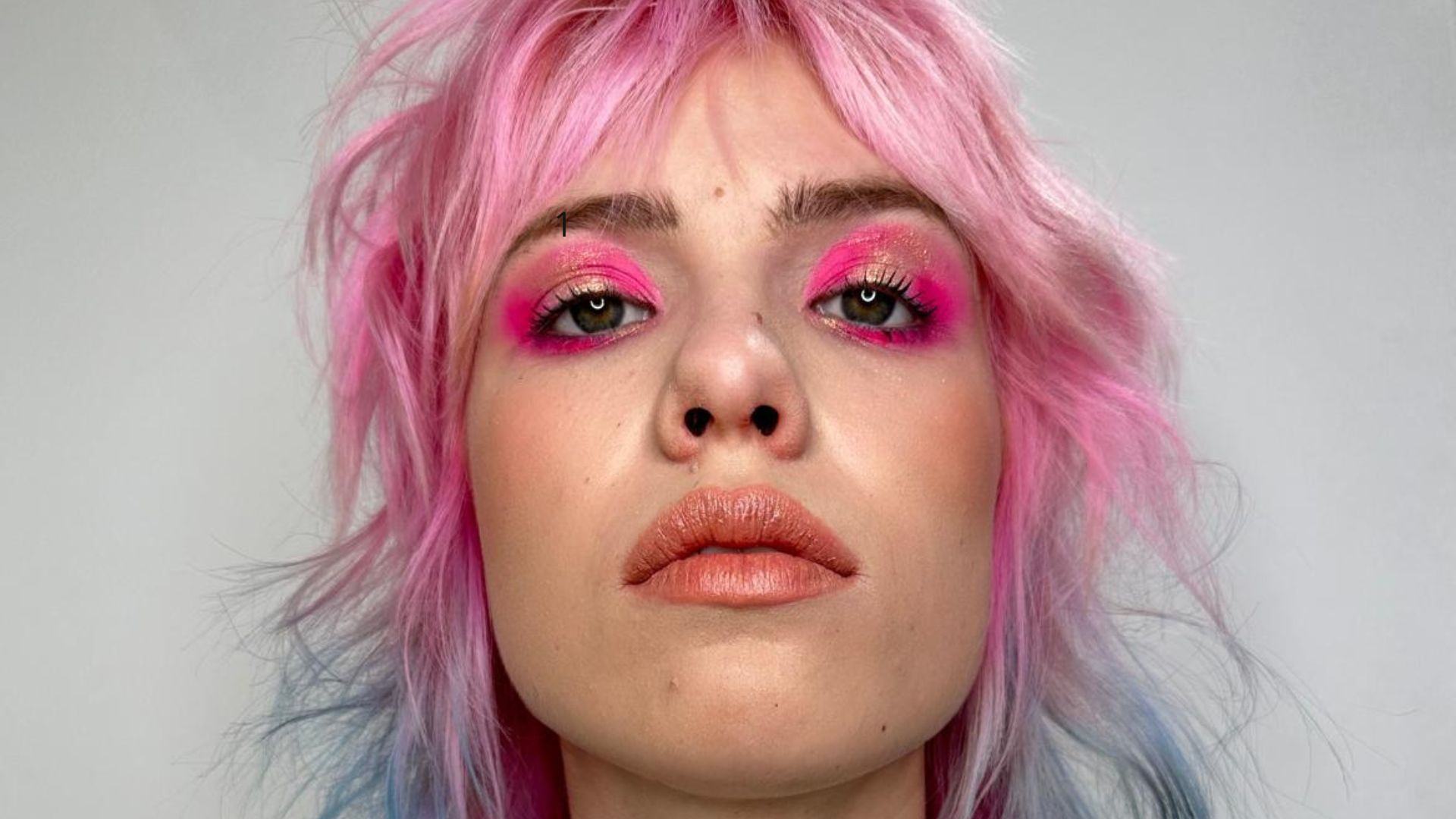 🎨 "Pink Riot": il Mio Shag Rosa è un Atto di Ribellione (Consapevole ...